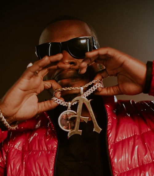 sneakbo Dripping ft Still Greedy (single) – New Lease Music