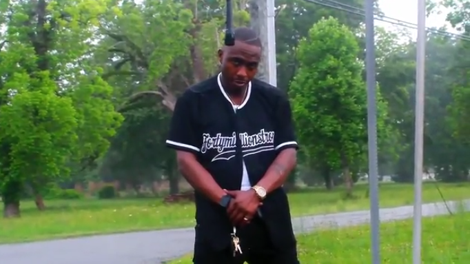 Rapper V of 40M’s pays tribute to Martin Luther King in a live ...